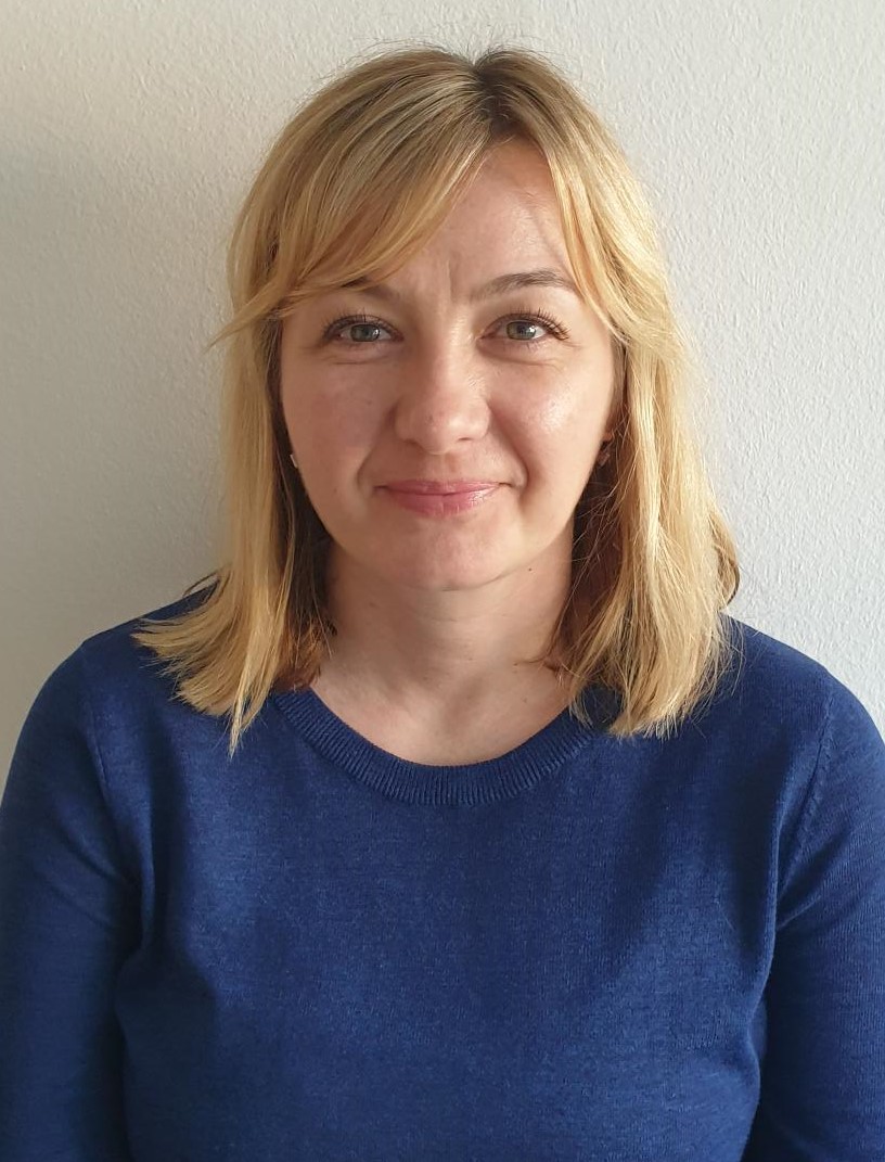 Azra Maslo | MC_ONLINE