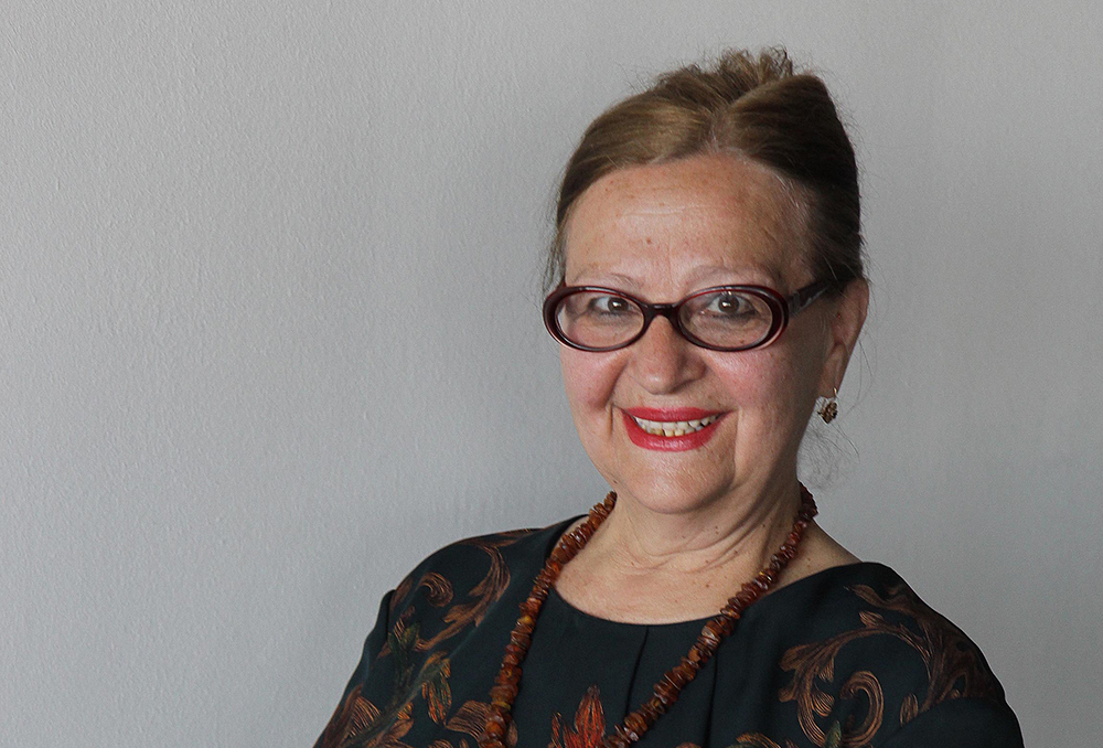 Edina Kamenica | MC_ONLINE