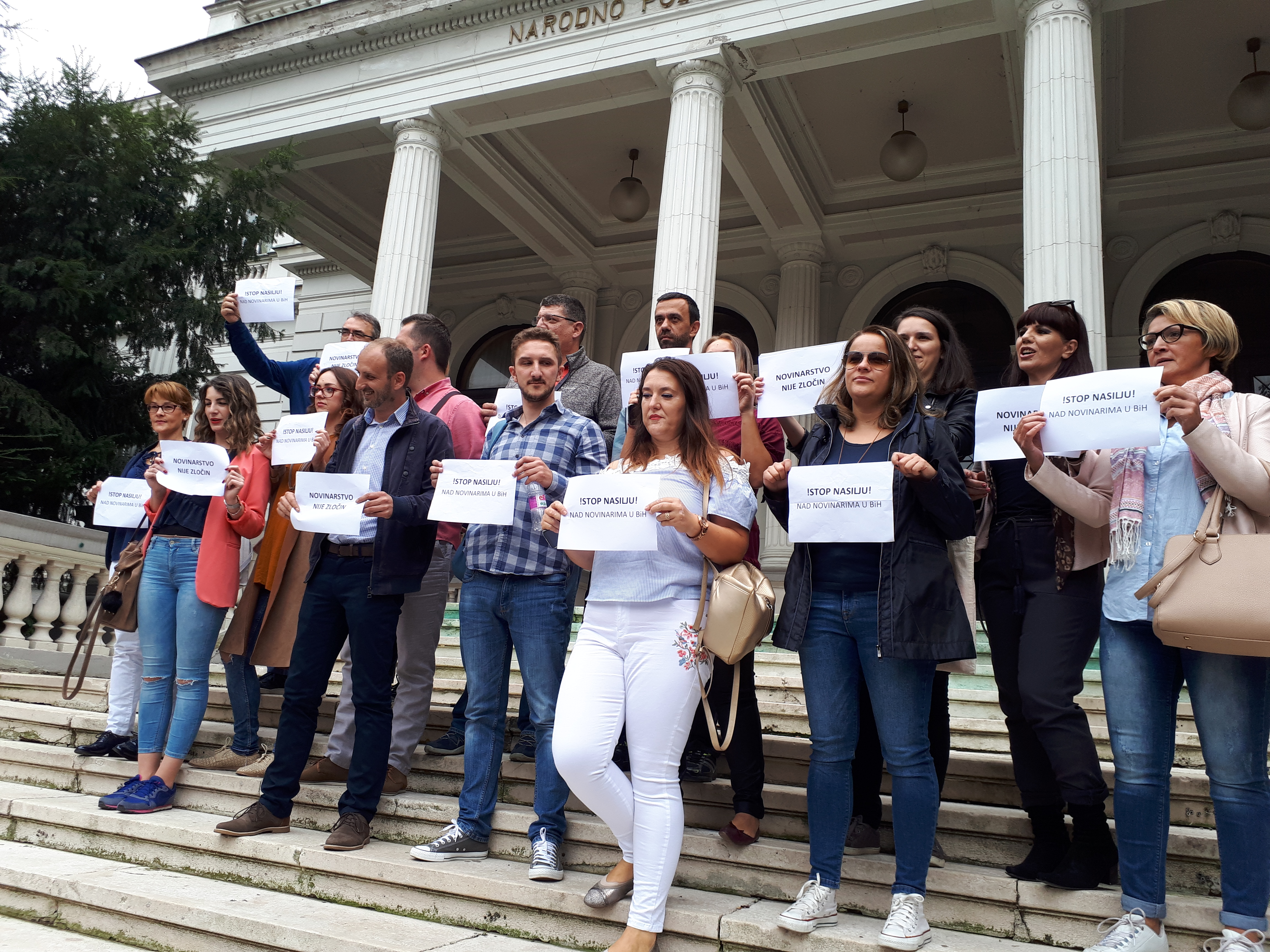Protesti u Sarajevu: Napad na novinare je napad na demokratiju | MC_ONLINE Protesti u Sarajevu: Napad na novinare je napad na demokratiju | MC_ONLINE