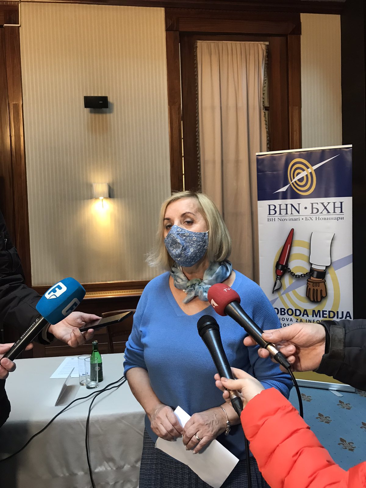 BH novinari: Pritisci, niske plate i samocenzura u lokalnim medijima u ...